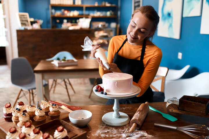 How to Start a Cake Business From Home in the UK | myPOS